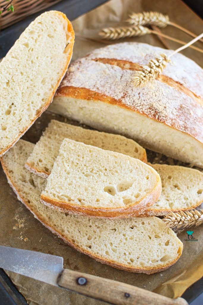 Prosty chleb pszenny (bez wyrabiania)