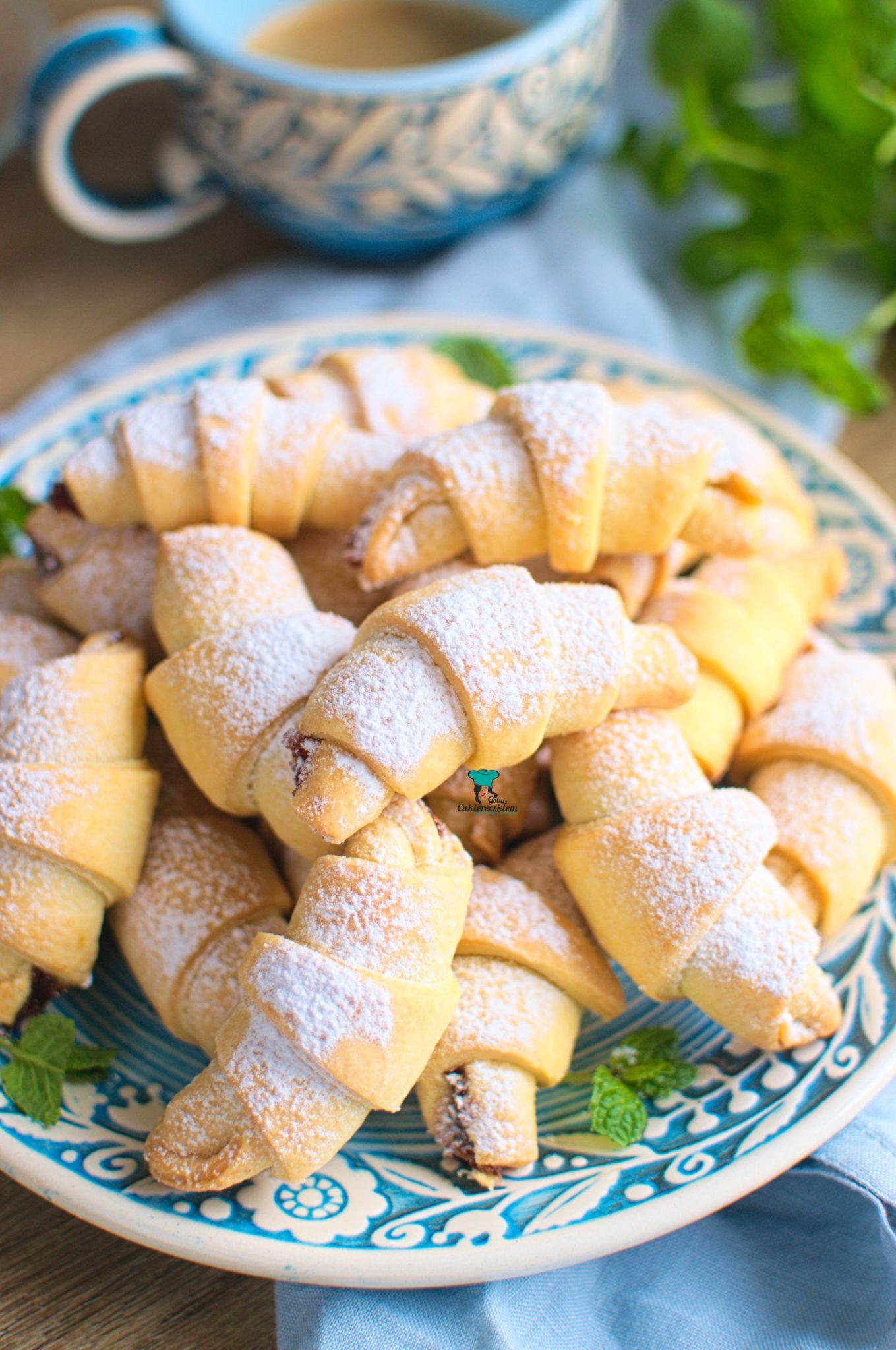 Kruche rogaliki z marmoladą